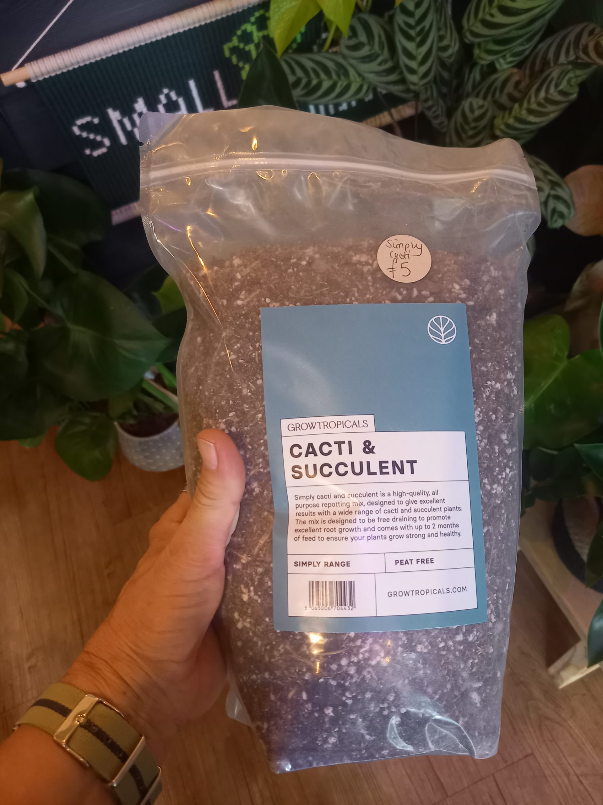 Grow Tropicals Simply Cacti Compost - small and green