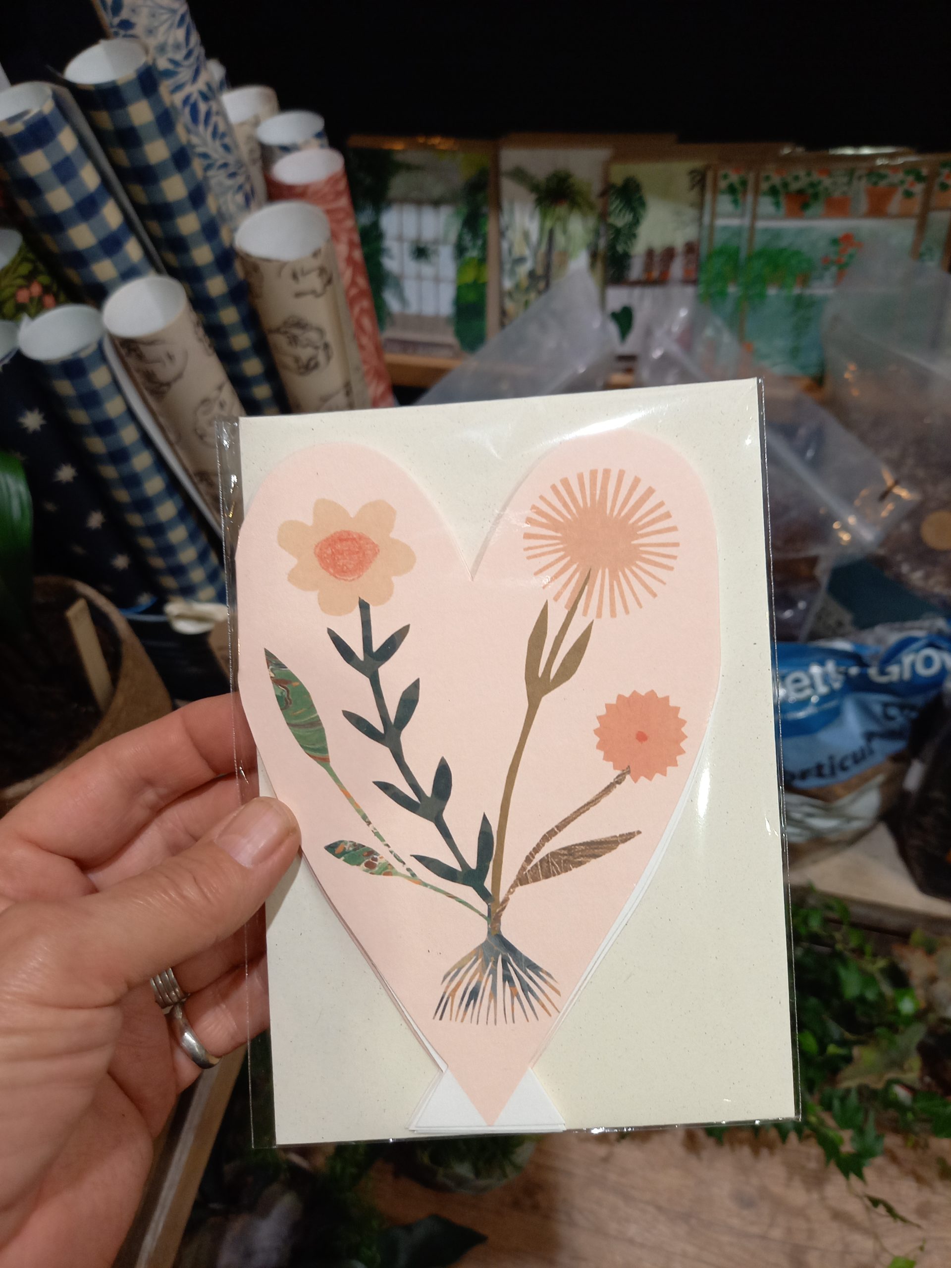 Hadley fold out heart card - small and green